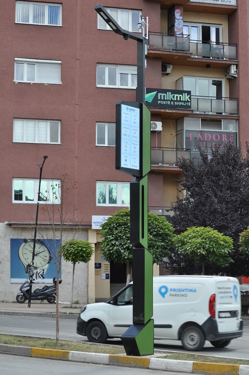 High-Tech poles for smart cities - Private sector engagement funds
